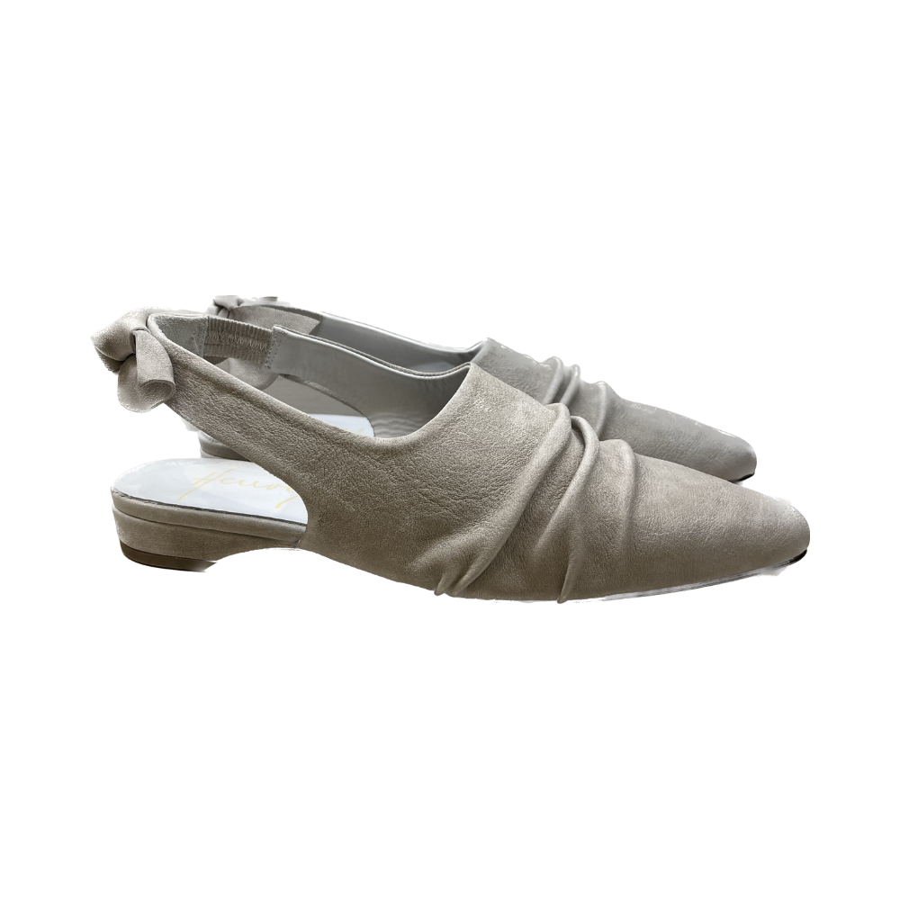 Old Iron Chanel Knot Shoe in Beige – Riada Concept